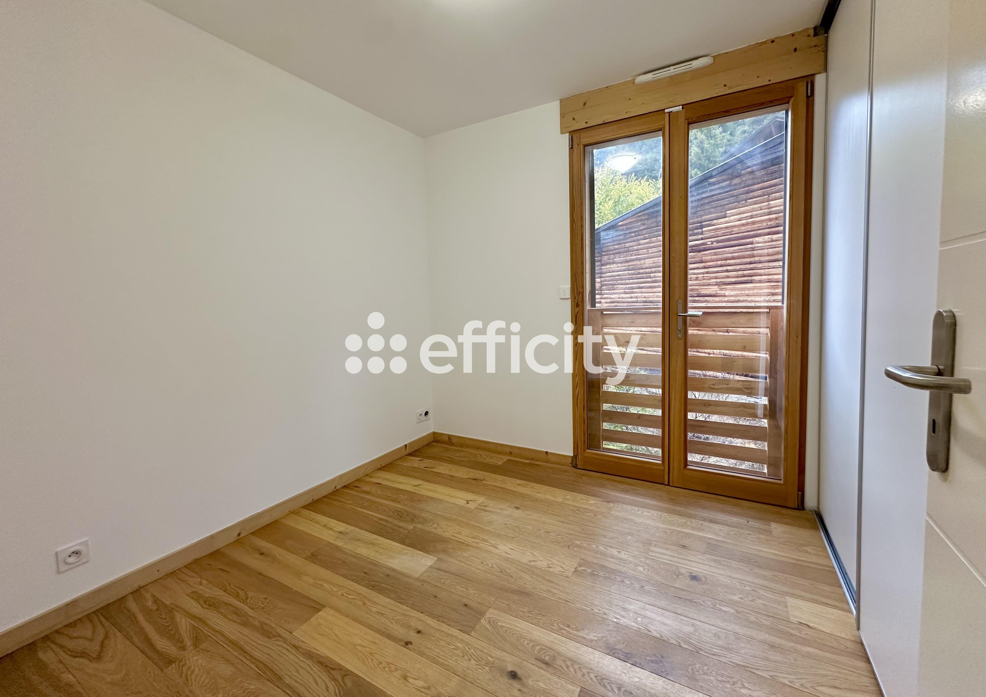 Achat appartement 62 m2 Saint-Étienne-de-Tinée (06660), 3 pièces